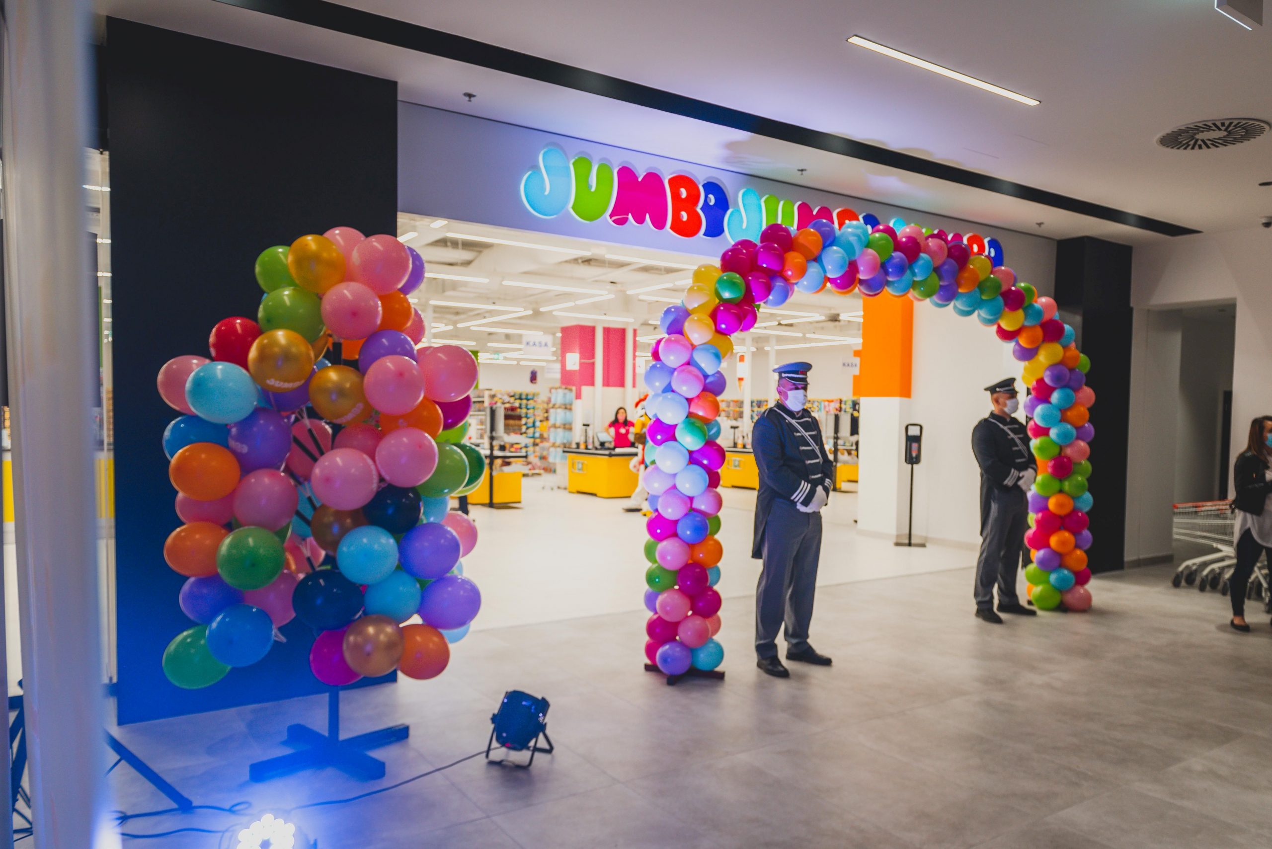 JUMBO otvaranjem nove prodavnice donosi više boja i osmijeha u Tuzlu ...