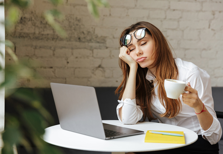 Stalno ste umorni i nikako se ne možete naspavati – ovo su mogući ...