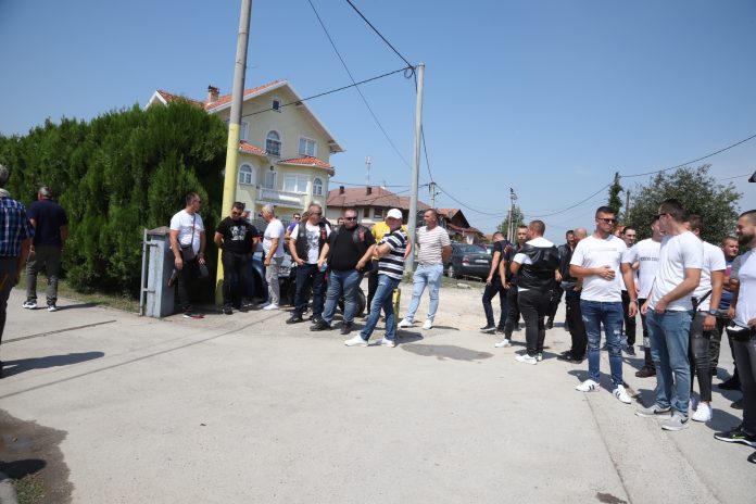 BiH: U Gradačcu klanjana dženaza ocu i sinu koje je ubio Sulejmanović (FOTO) | RTVTK | Najbliži ...