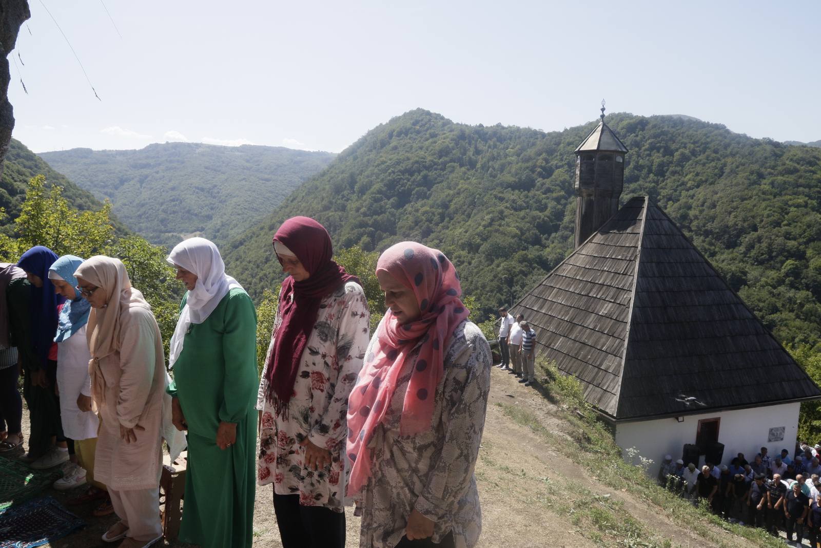 BiH: U džamiji Kušlat kod Zvornika klanjan tradicionalni džuma-namaz ...