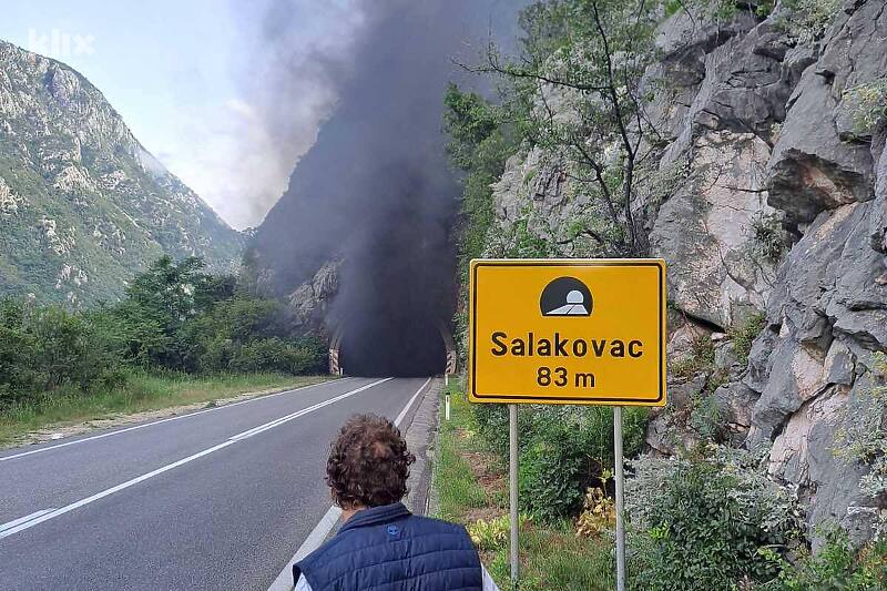U tunelu na putu Jablanica – Mostar zapalio se kamion, saobraćaj potpuno obustavljen | RTVTK ...