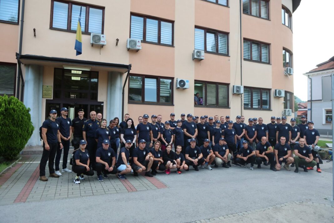 Učešće službenika Uprave policije MUP TK-a u “Maršu mira 2024” | RTVTK ...