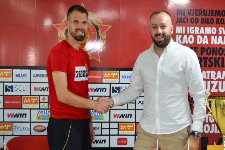 Elvir Trako potpisao za Slobodu | RTVTK | Najbliži Vama!