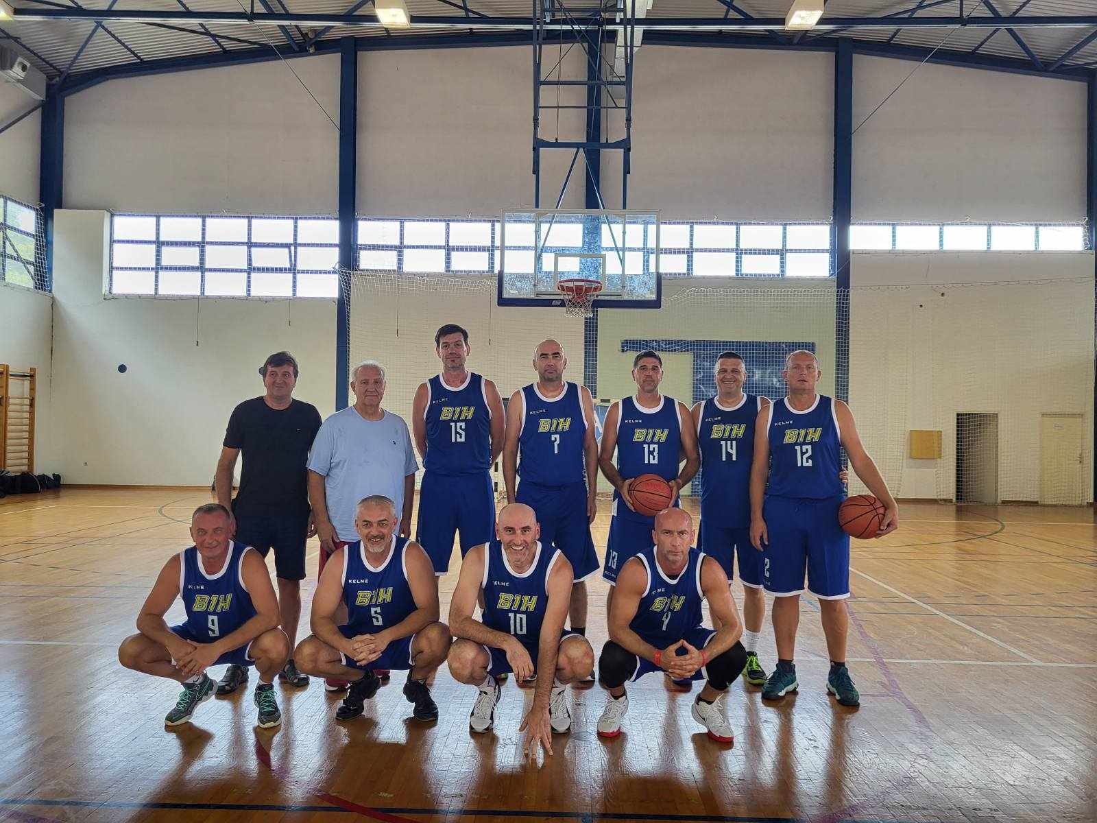 Veterani KK Tuzla osvojili 3.mjesto na turniru na Jelsi | RTVTK ...